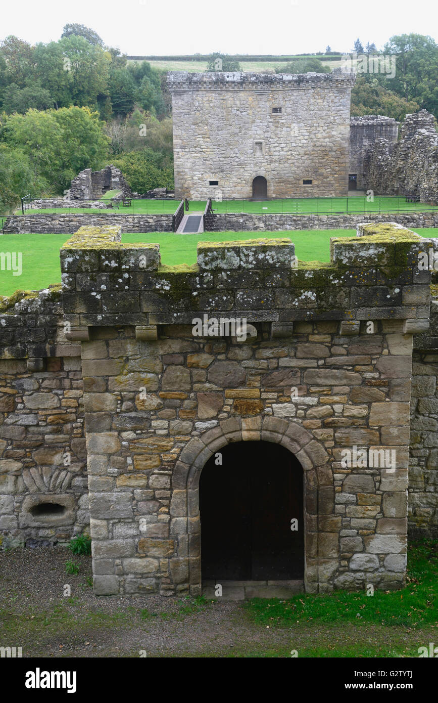 Scotland, Clyde Valley, Craignethan Castle, keep ruins Stock Photo - Alamy