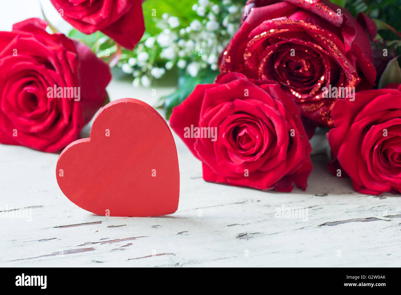 Red roses heart symbol love hi-res stock photography and images - Alamy