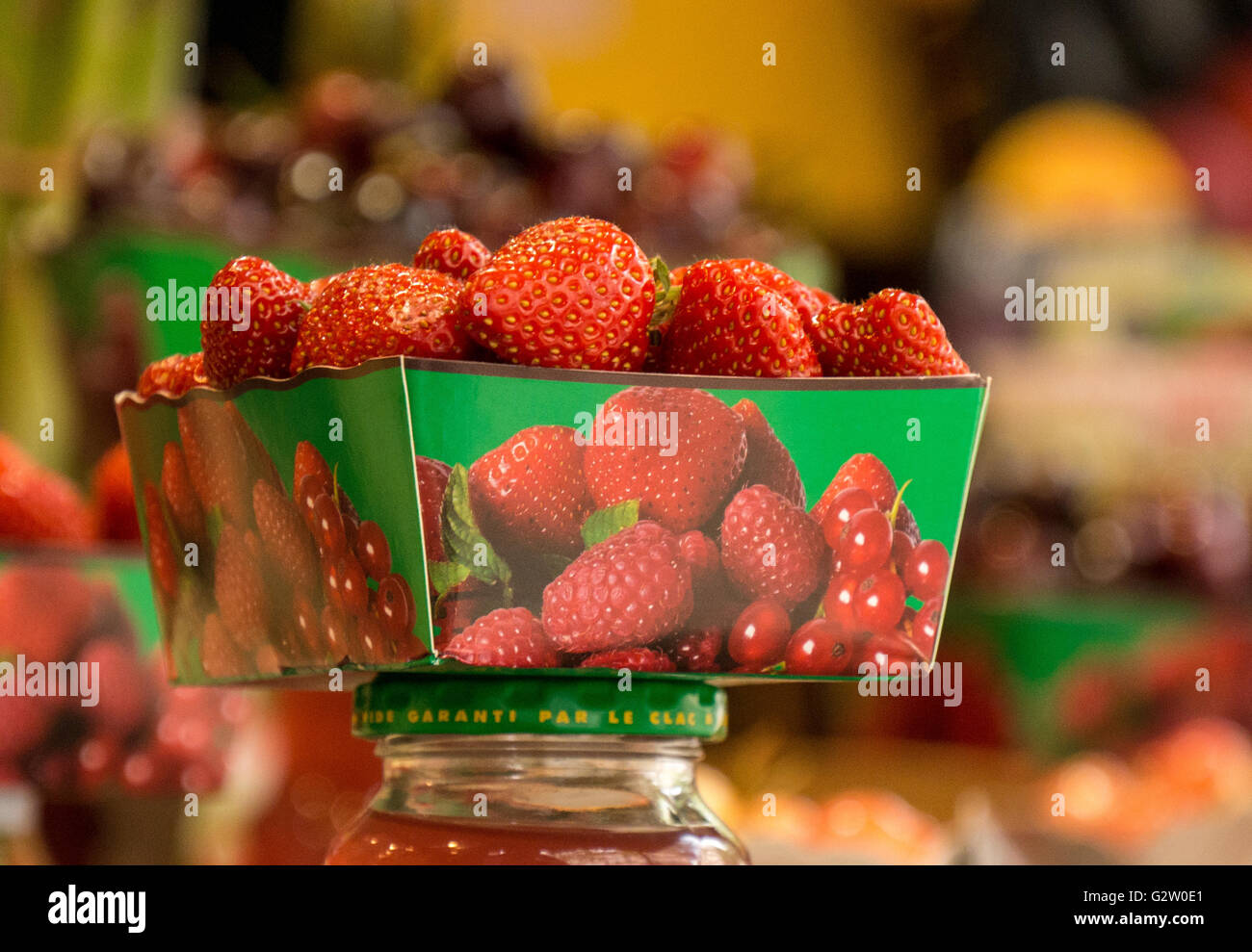 A punnet of strawberries in a fruit and vegetable shop in Paris Stock ...