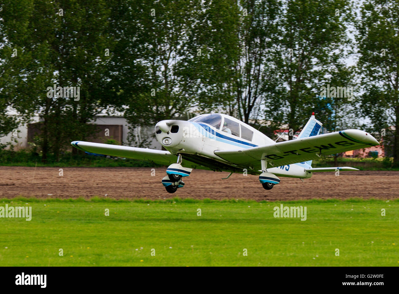 Piper cherokee 140 hi-res stock photography and images - Alamy