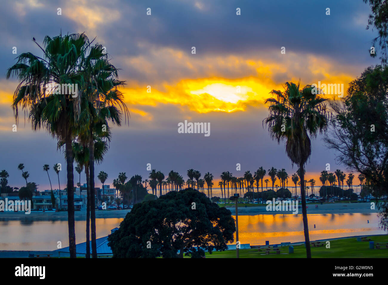 Sun setting in Mission Bay, San Diego, California Stock Photo - Alamy