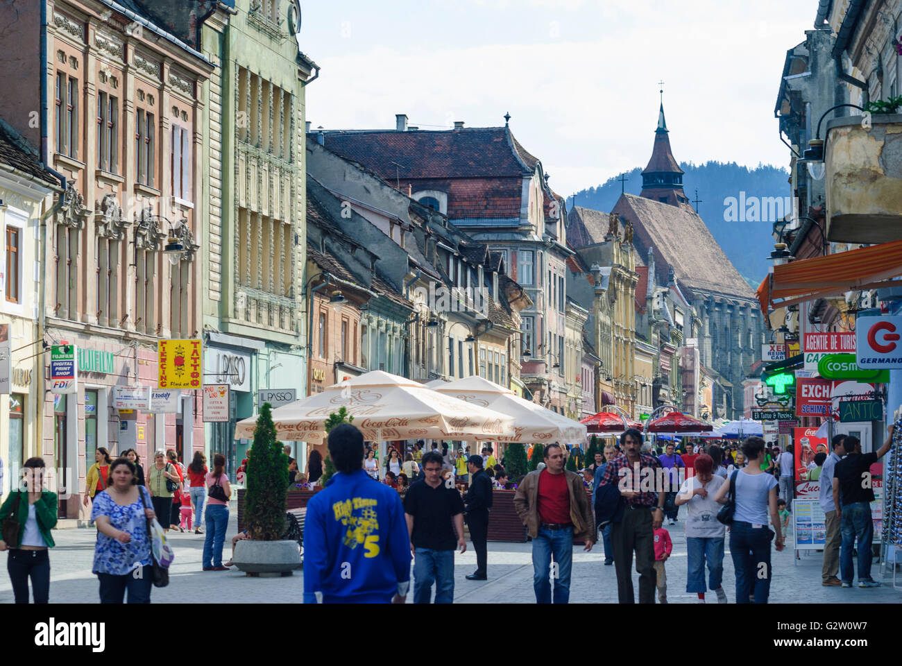 Pedestrian Strada Republicii in the old town with the Black Church in ...