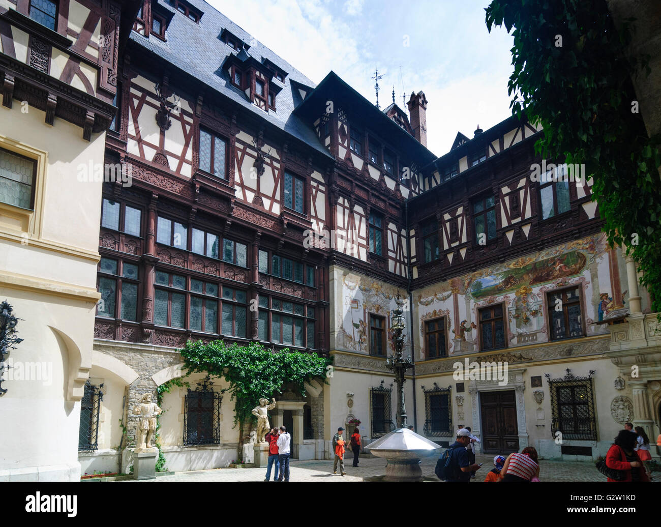 Peles Castle ; patio, Romania, Transilvania, Transylvania, Siebenbürgen ...