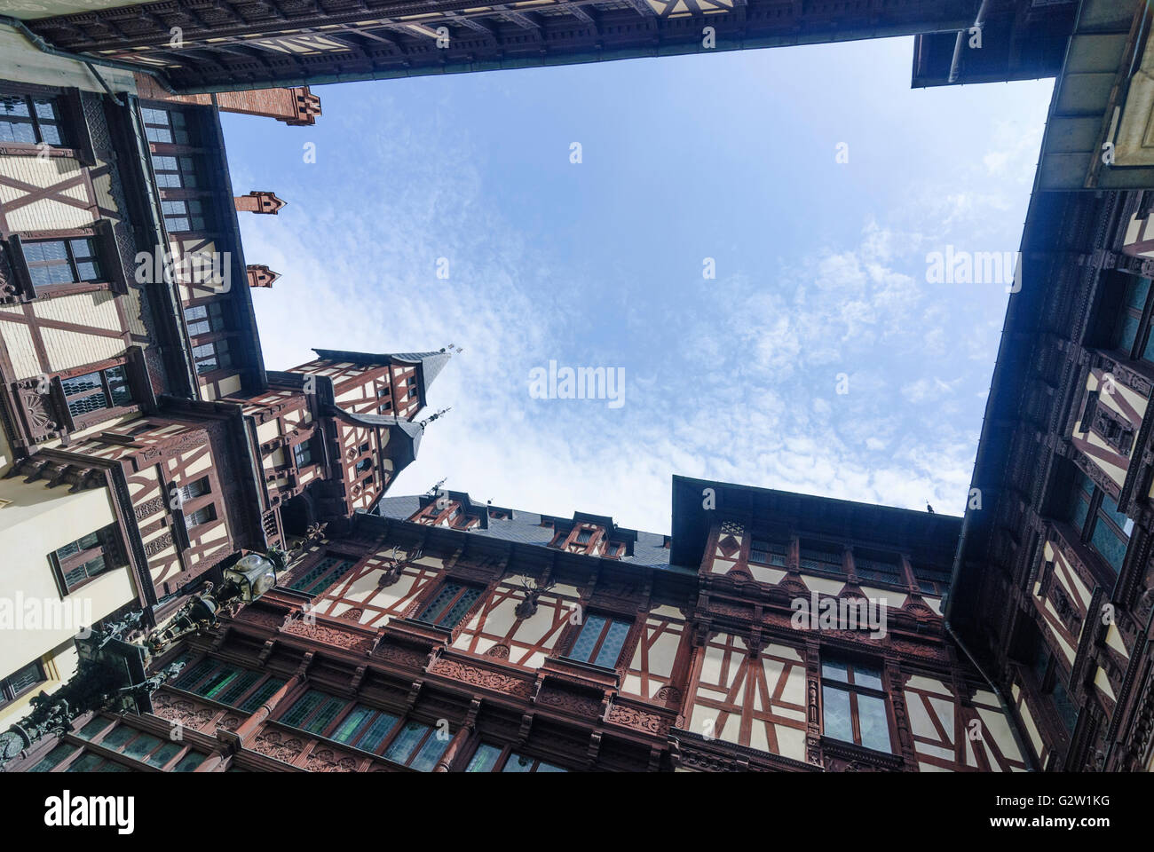 Peles Castle ; patio, Romania, Transilvania, Transylvania, Siebenbürgen ...