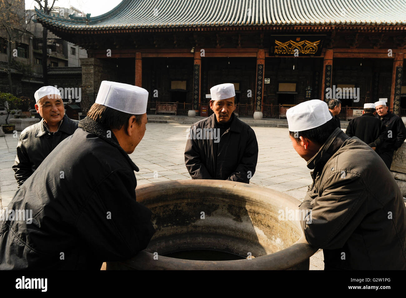 Hui man people muslim muslims hi-res stock photography and images - Alamy