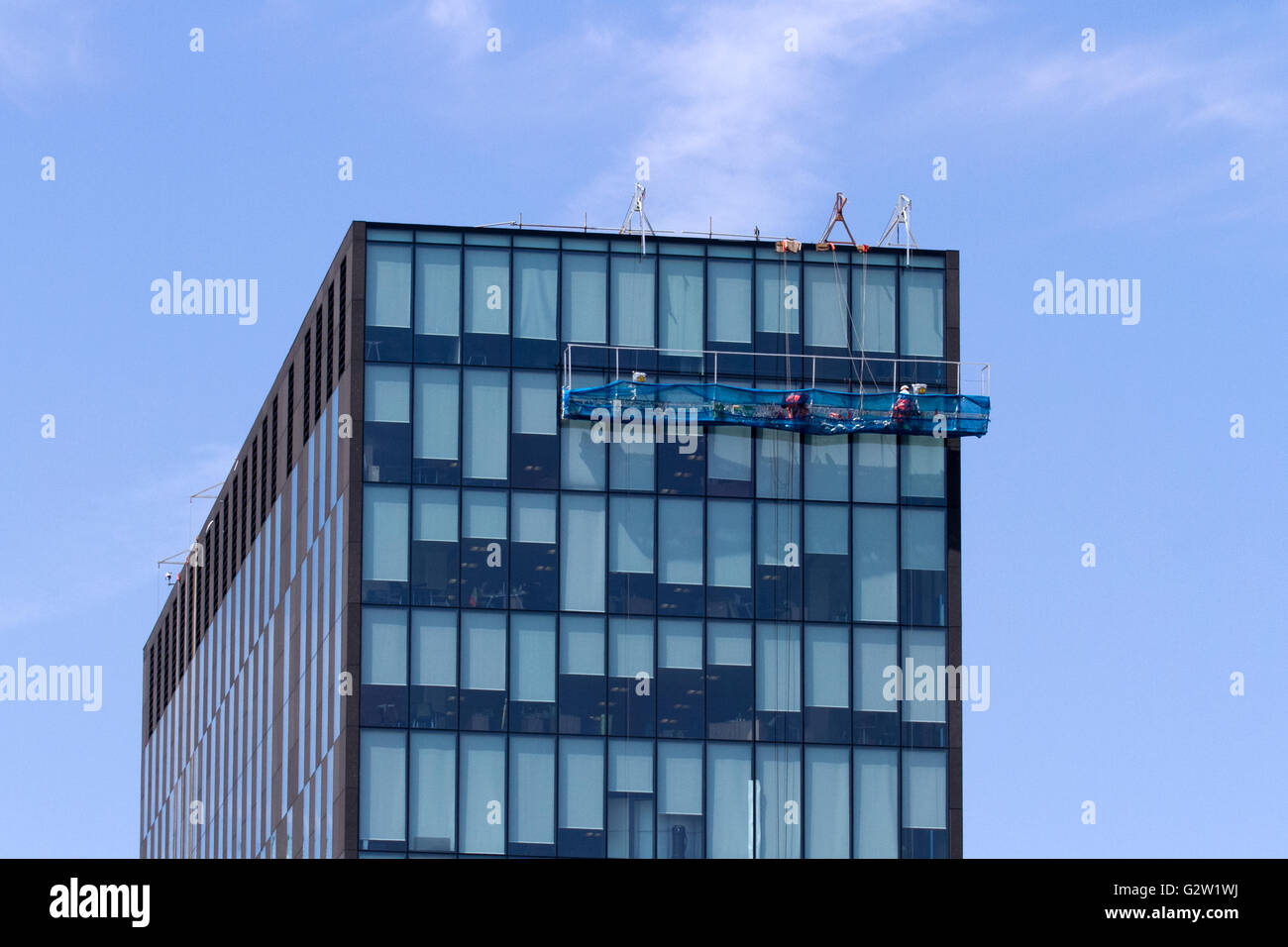 Gantry hoisting hi-res stock photography and images - Alamy