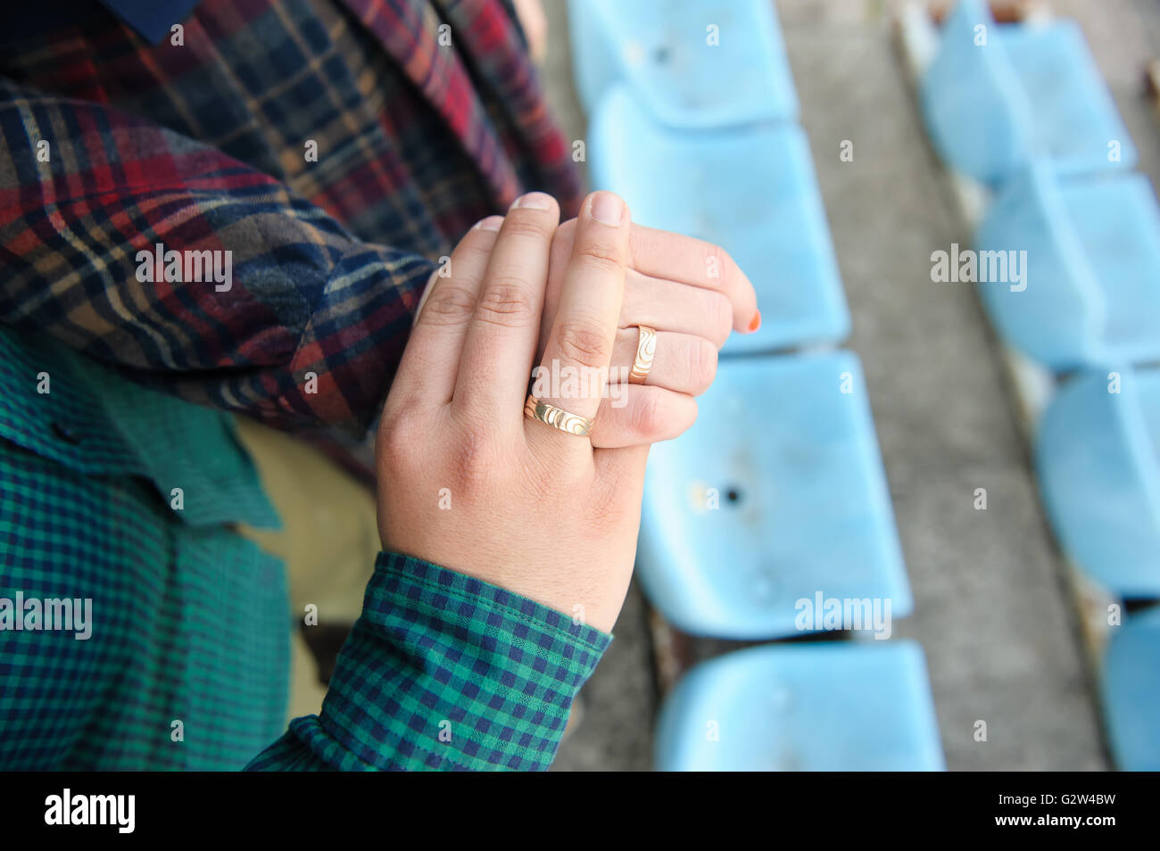 rings on hands Stock Photo - Alamy