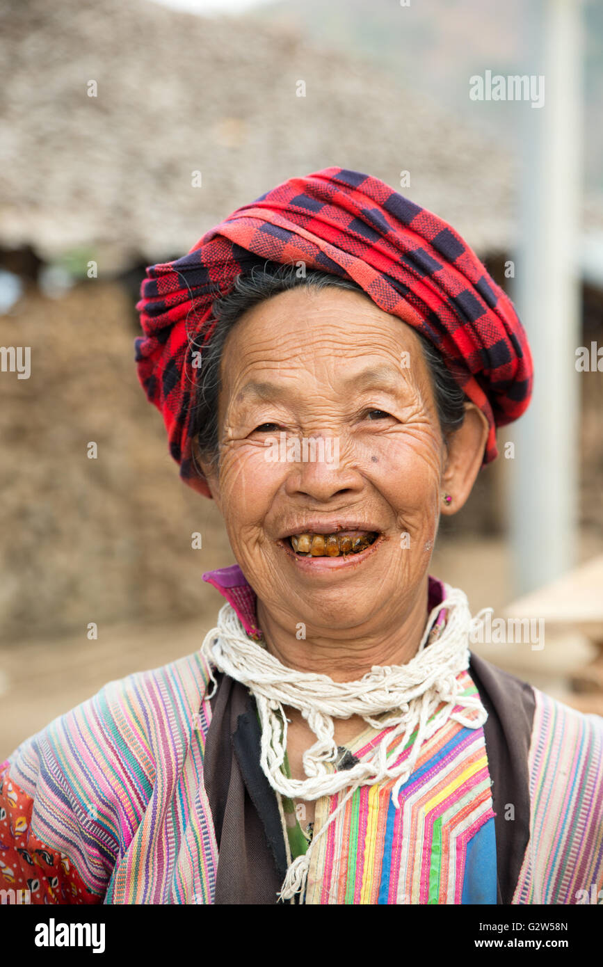 Lisu tribe woman hi-res stock photography and images - Alamy