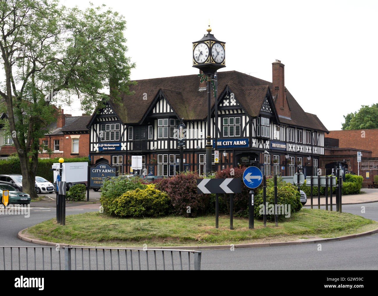Pub earlsdon coventry pubs roundabout hi-res stock photography and ...