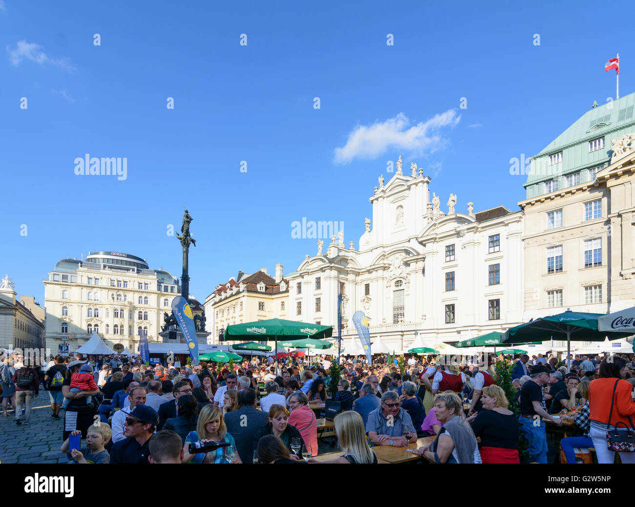 Am Hof square with church at the court , left the Marian column at a ...