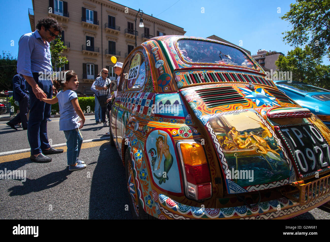 Sicilian cart hi-res stock photography and images - Alamy