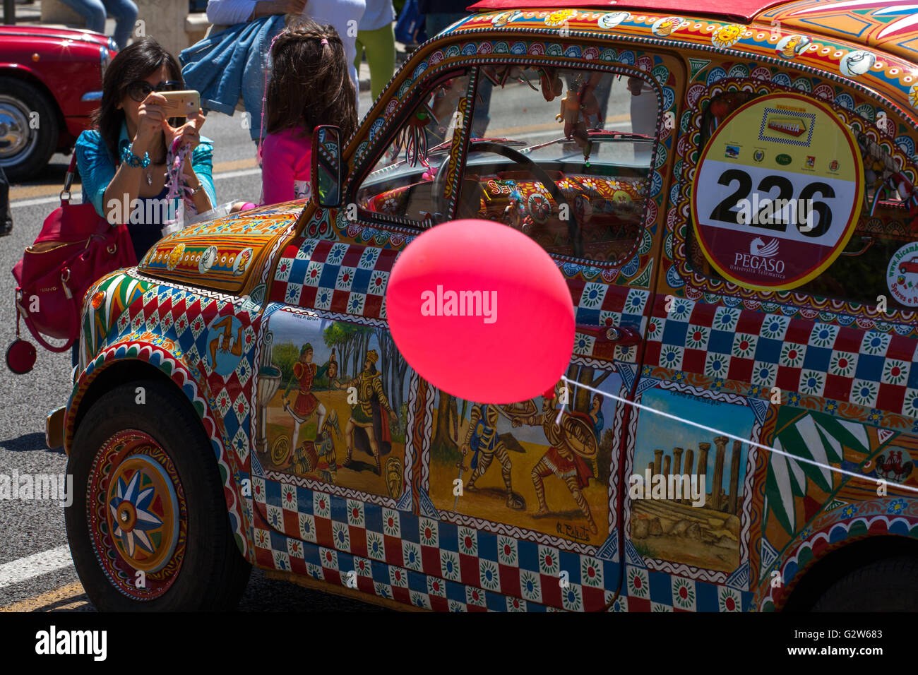 Sicilian cart hi-res stock photography and images - Alamy