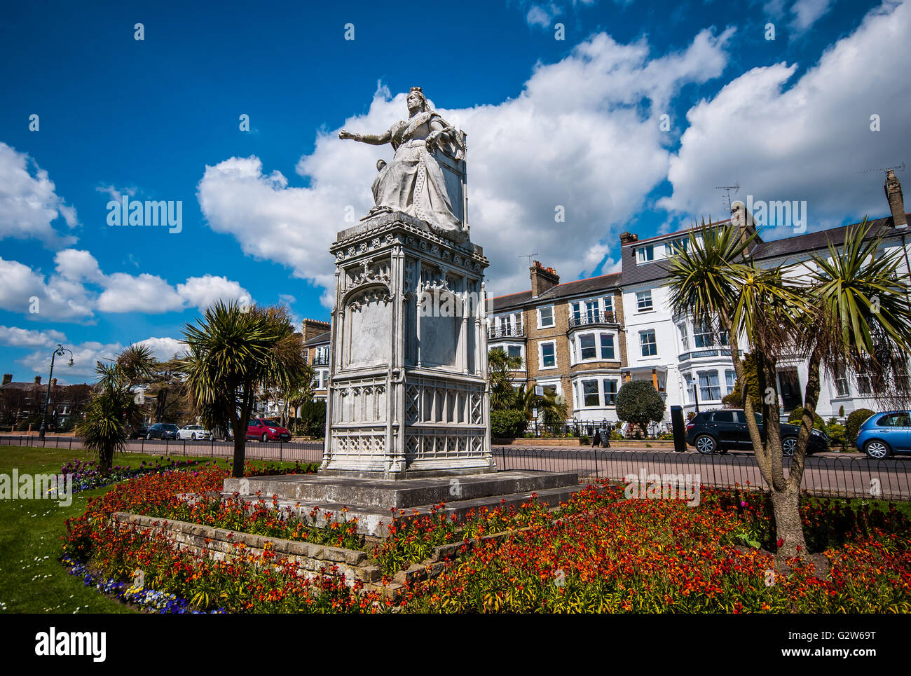 Statue of Queen Victoria commisioned to celebrate the monarch's Diamond ...