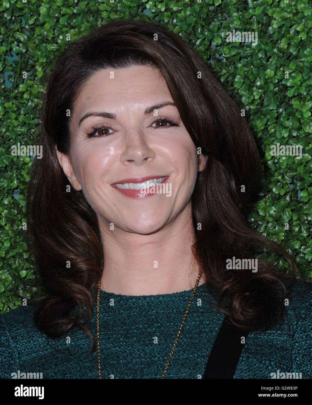 Amy pietz hi-res stock photography and images - Alamy