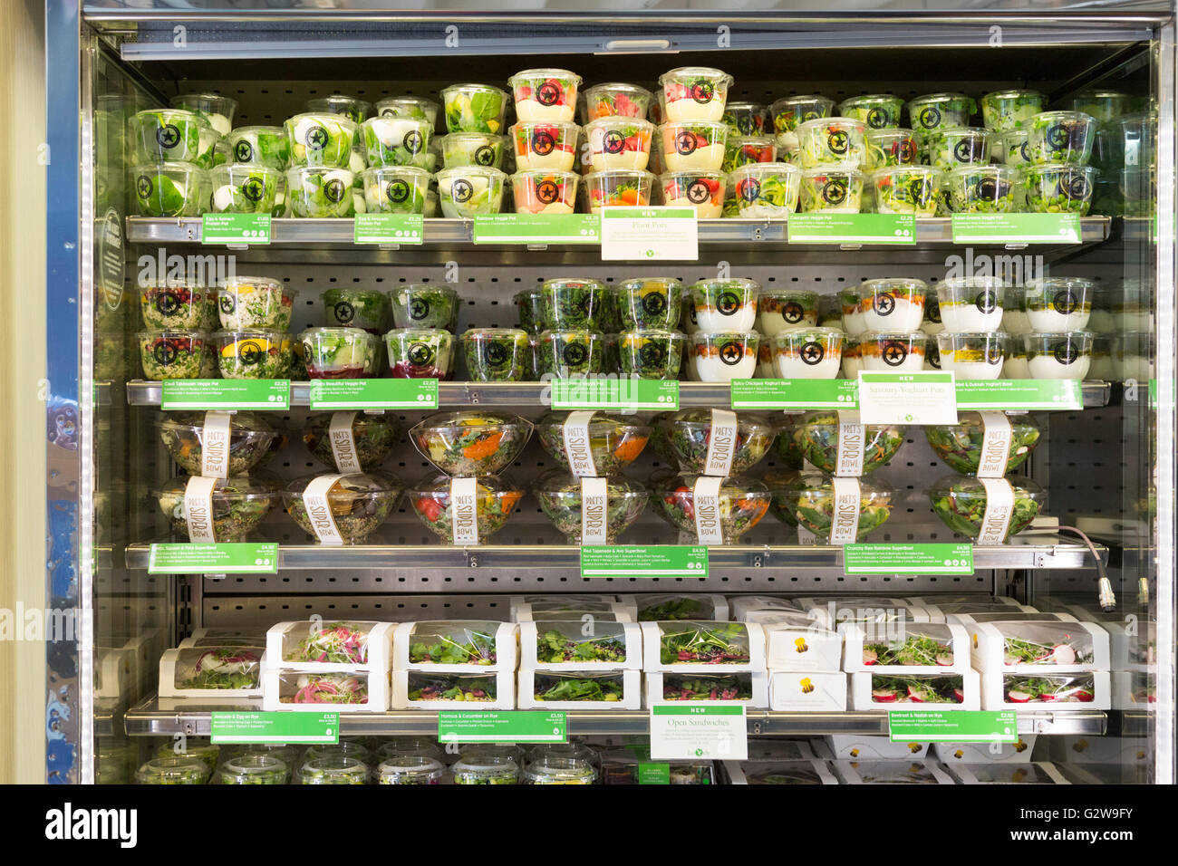 London, UK. 3 June 2016. Shelves are fully stocked at Veggie Pret in ...