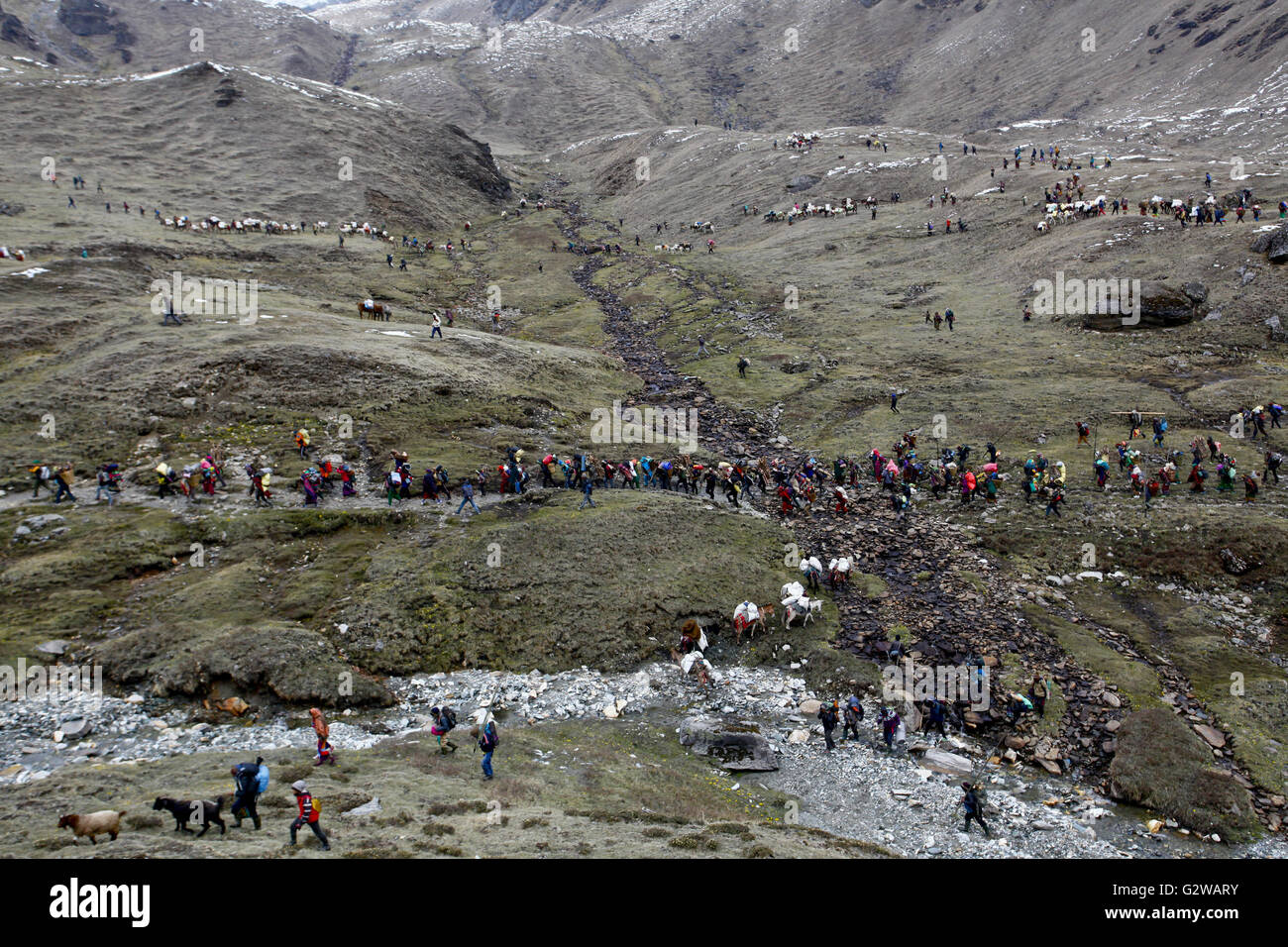 Rukum, Nepal. 28th May, 2016. People from various districts are on ...