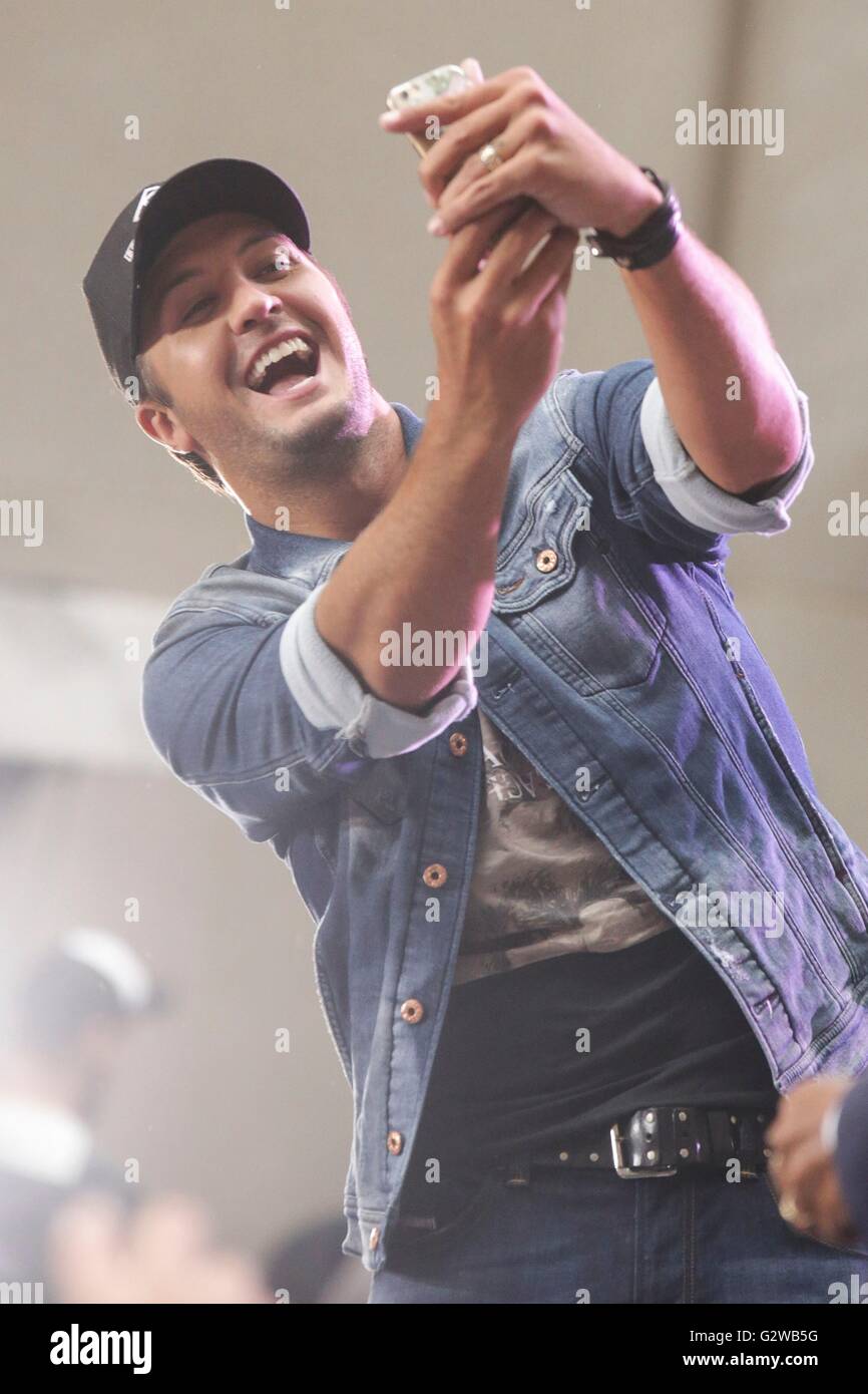 New York, NY, USA. 3rd June, 2016. Luke Bryan on stage for NBC Today ...