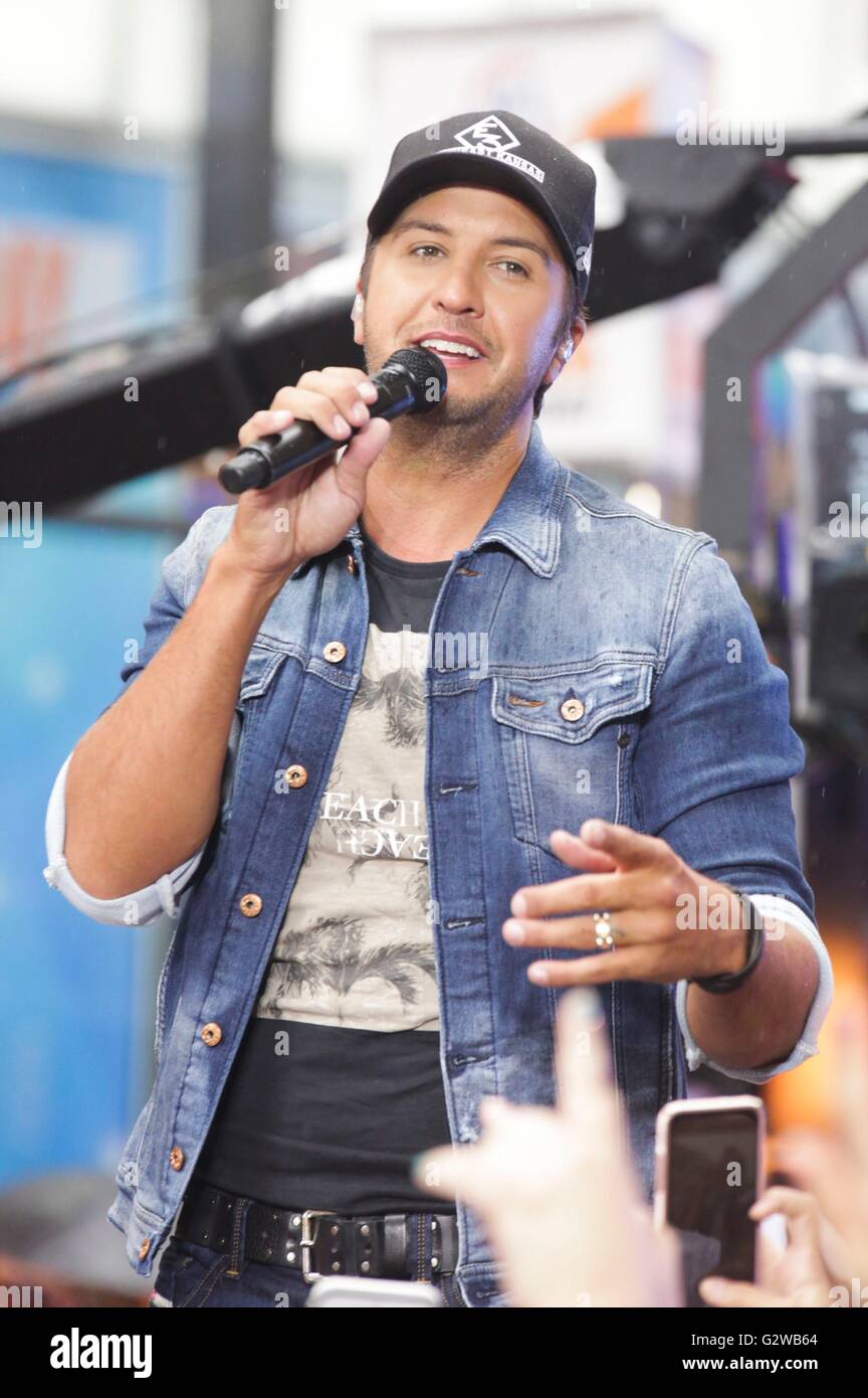 New York, NY, USA. 3rd June, 2016. Luke Bryan on stage for NBC Today ...