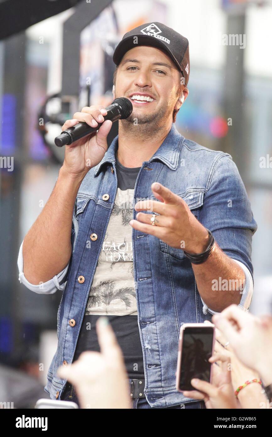 New York, NY, USA. 3rd June, 2016. Luke Bryan on stage for NBC Today ...