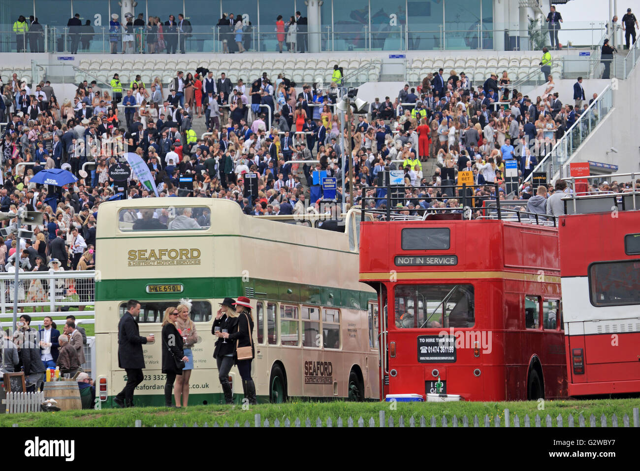 Epsom Downs, Surrey, England, UK. 3rd June 2016. Ladies Day at Epsom ...