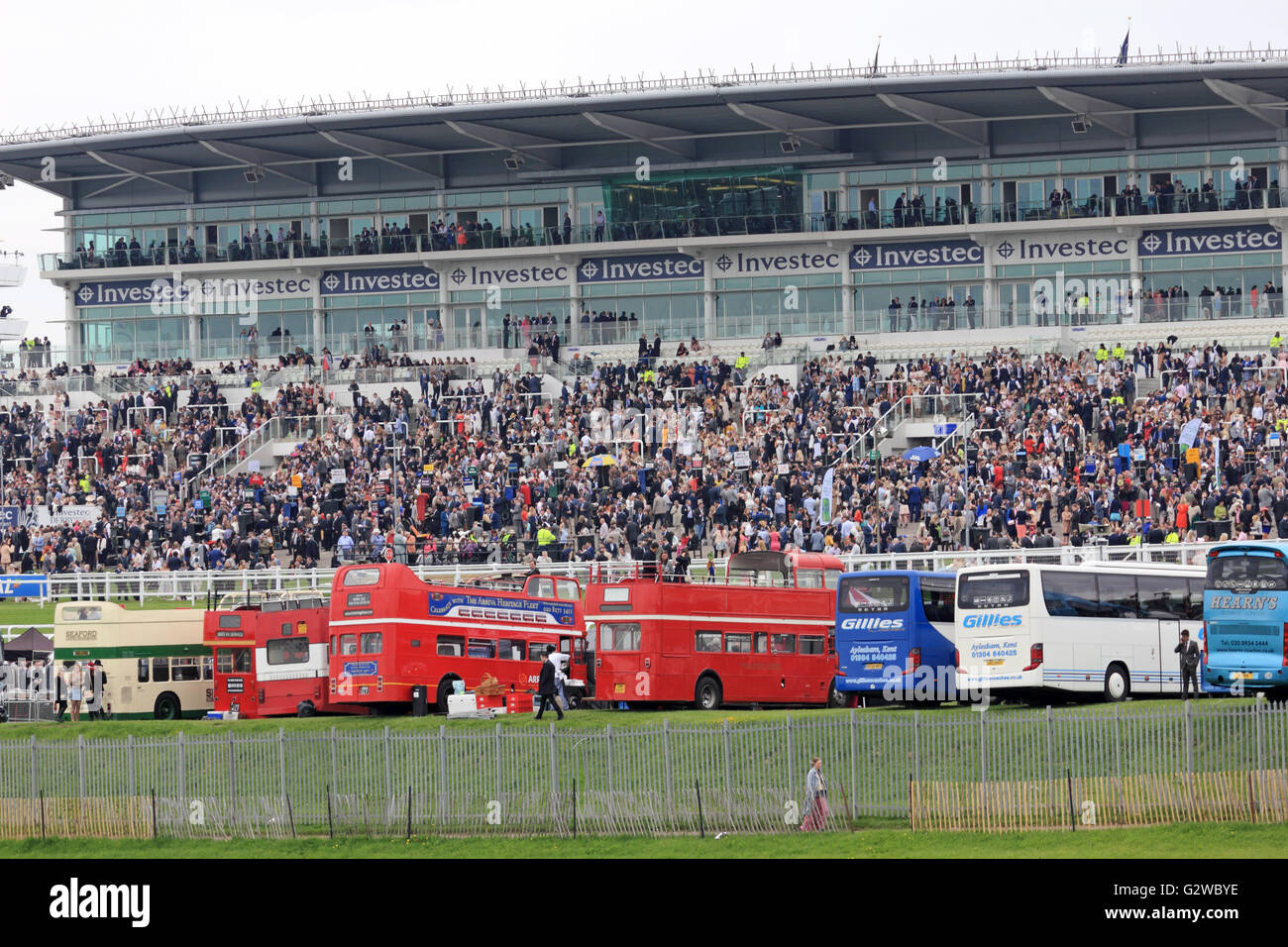 Epsom Downs, Surrey, England, UK. 3rd June 2016. Ladies Day at Epsom ...