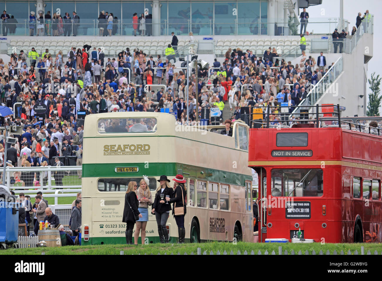 Epsom Downs, Surrey, England, UK. 3rd June 2016. Ladies Day at Epsom ...