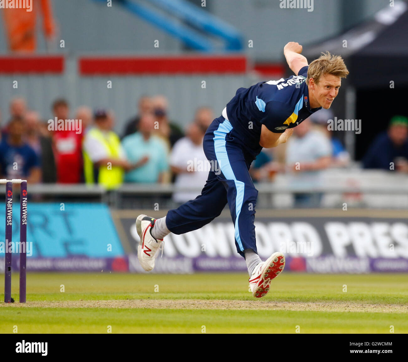 Steven patterson yorkshire vikings t20 hi-res stock photography and ...