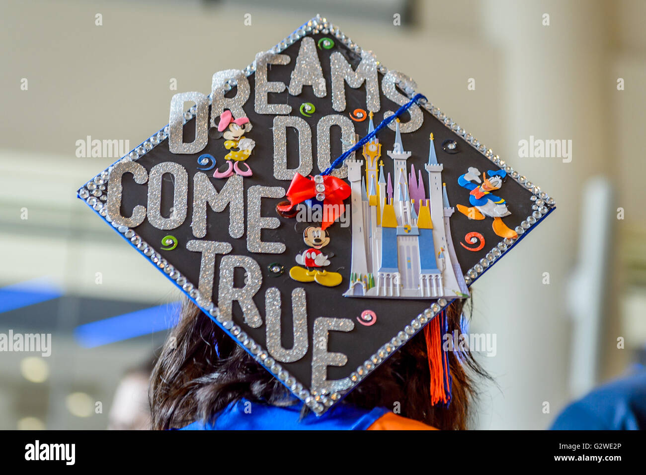 Graduation caps decorated hi-res stock photography and images - Alamy