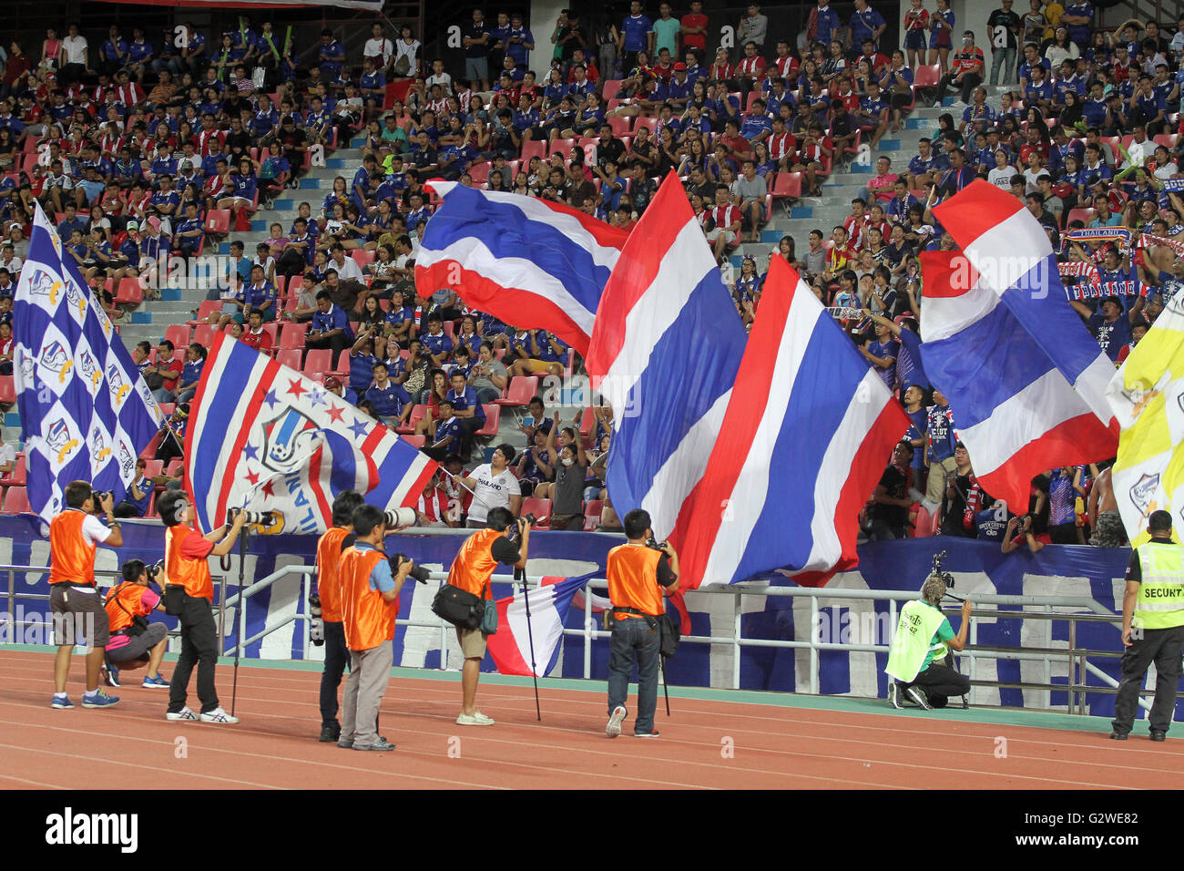 Bangkok, Thailand. 03rd June, 2016. Supporters cheer for Thailand ...