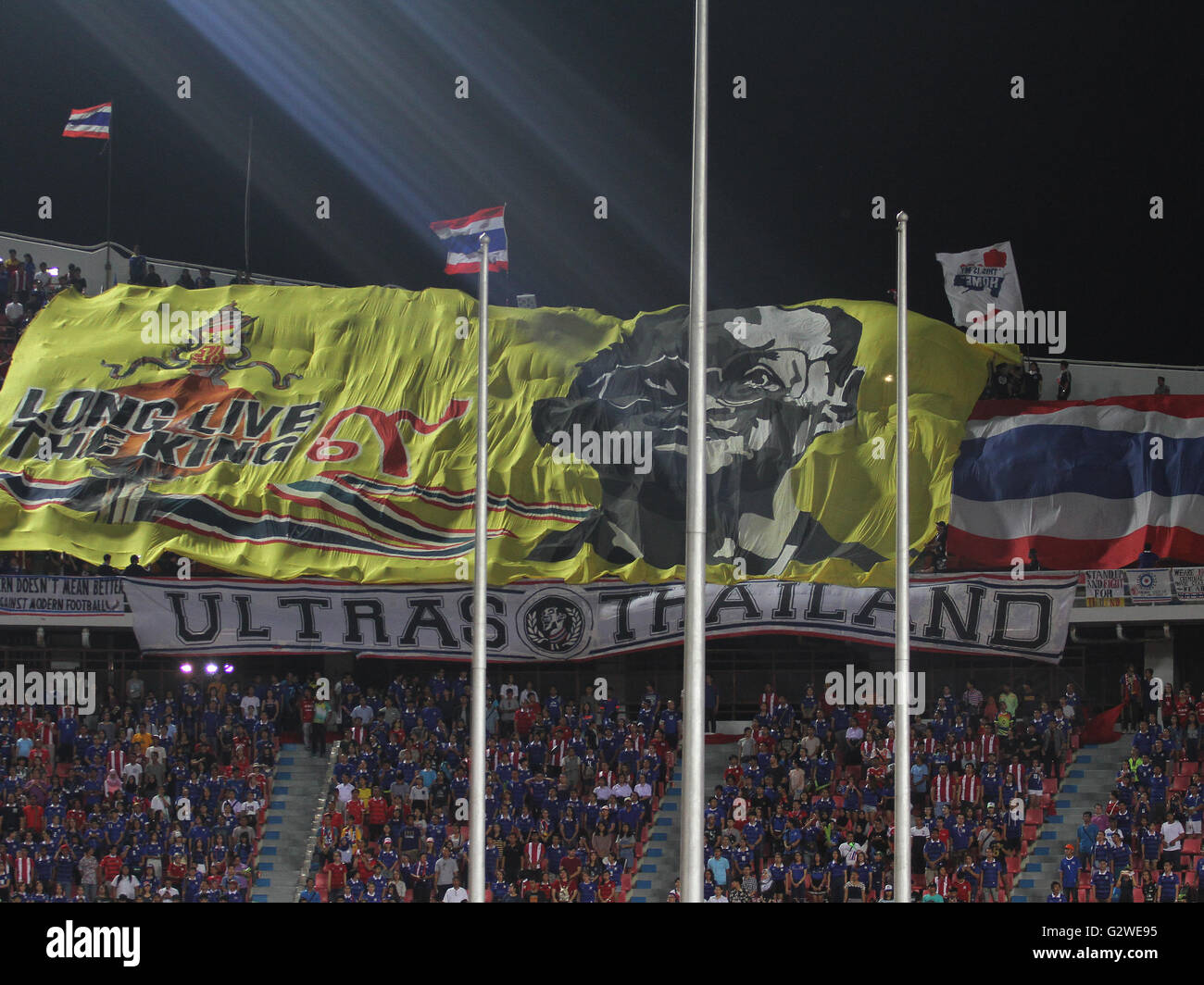 Bangkok, Thailand. 03rd June, 2016. Supporters cheer for Thailand ...