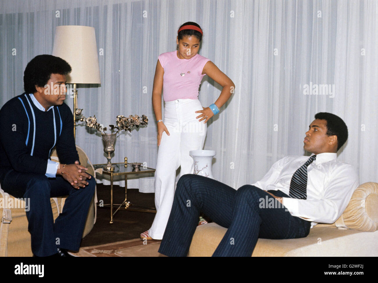 Heavyweight World Champion Muhammad Ali (R) visits the German singer ...