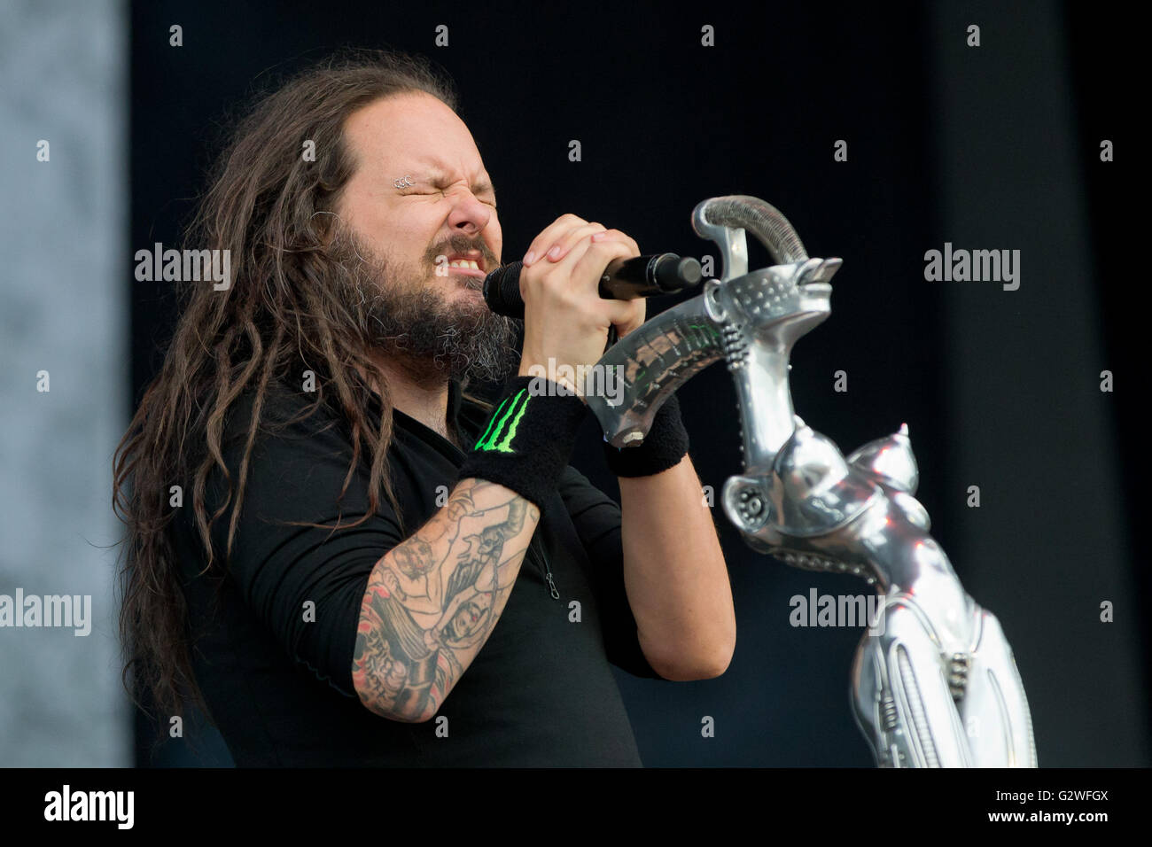 Korn frontman hi-res stock photography and images - Alamy