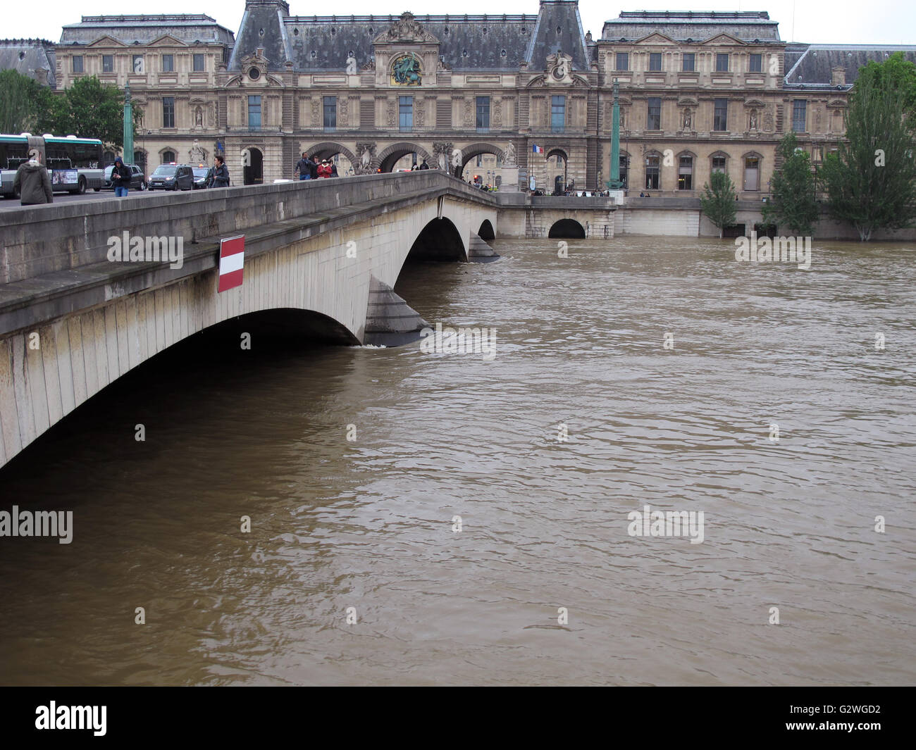 Pont du Carrousel and Louvre museum, flood of the Seine river, June 3 ...