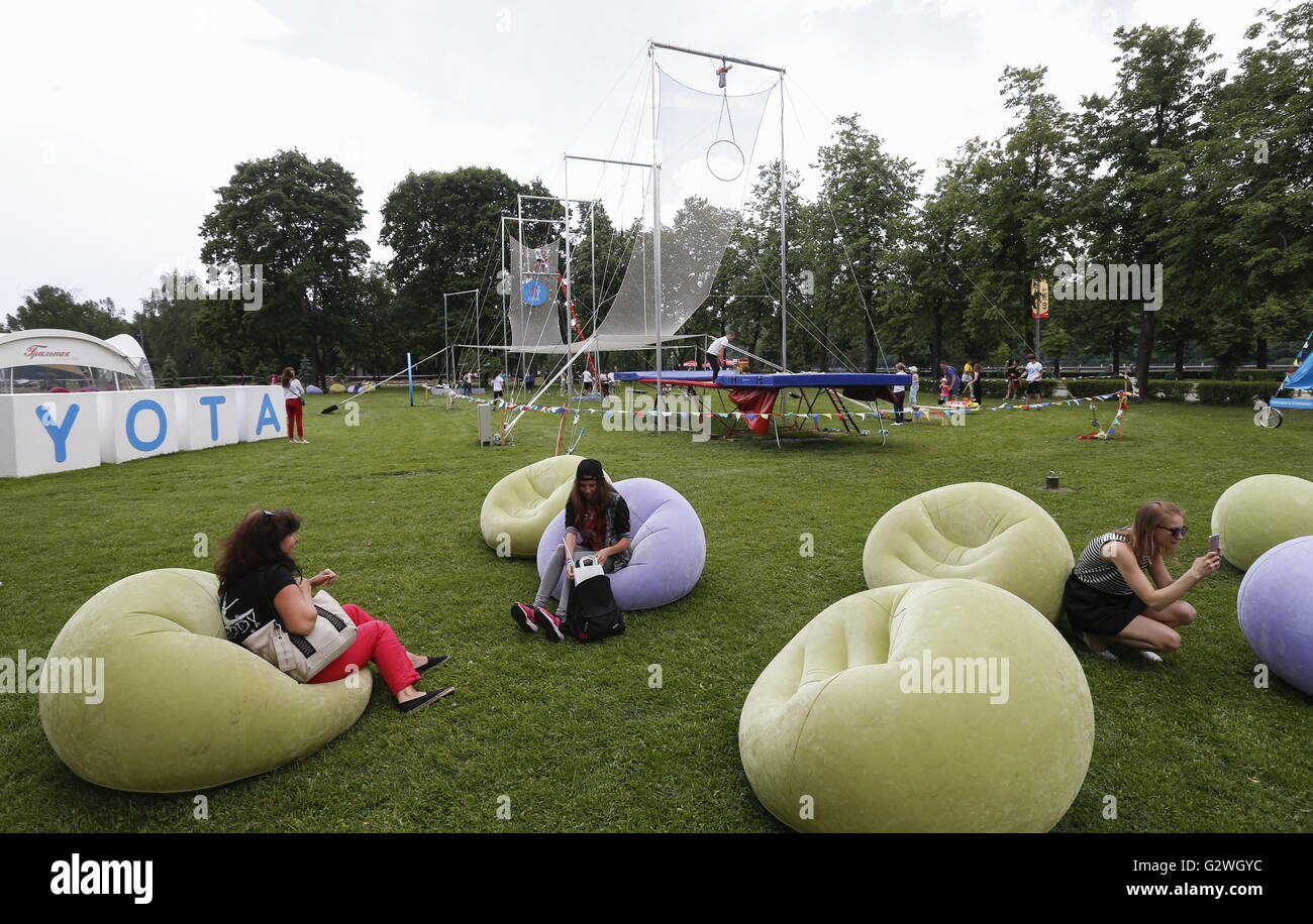 Aerial Gymnastics High Resolution Stock Photography and Images - Alamy