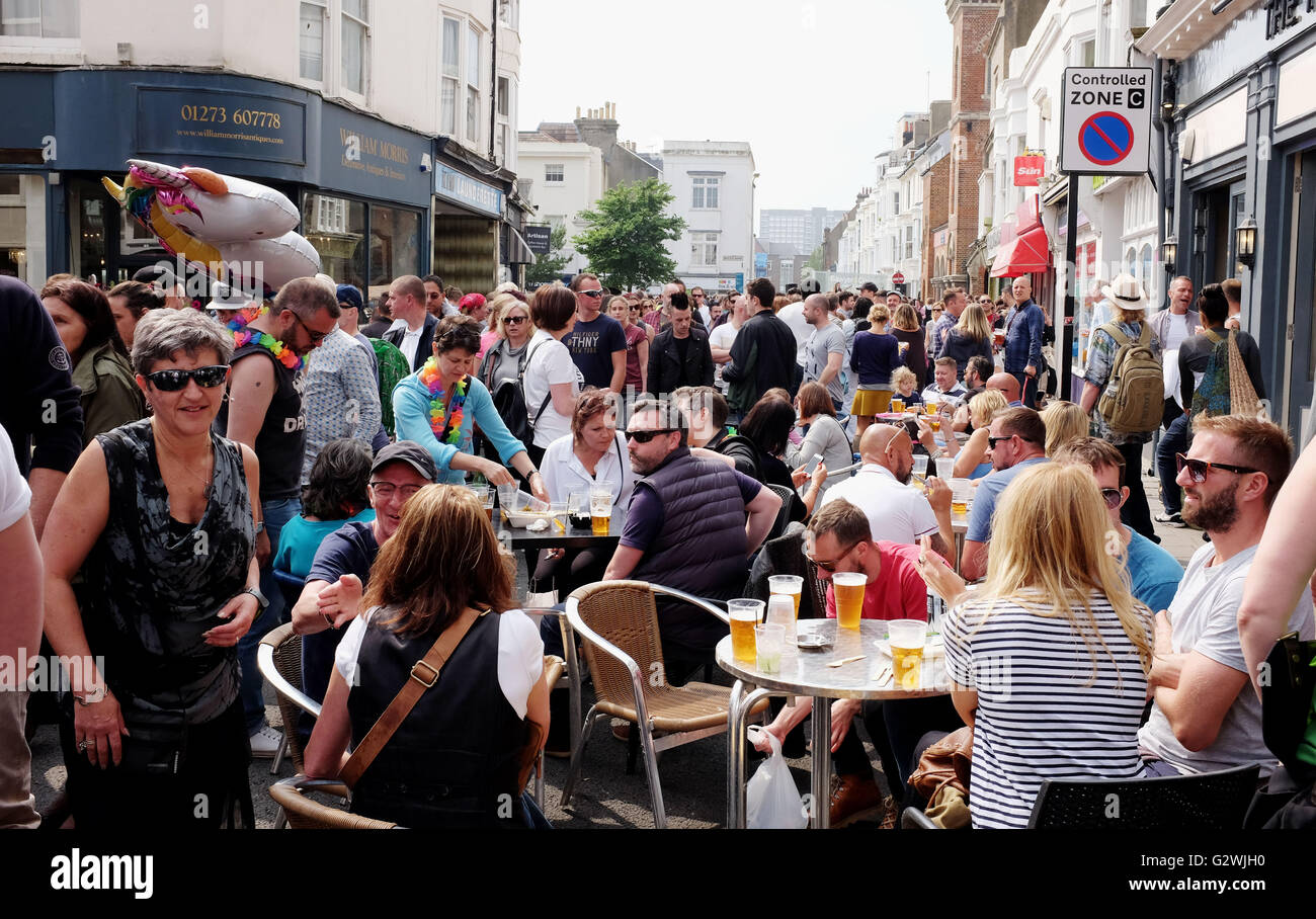 Kemptown carnival brighton hi-res stock photography and images - Alamy