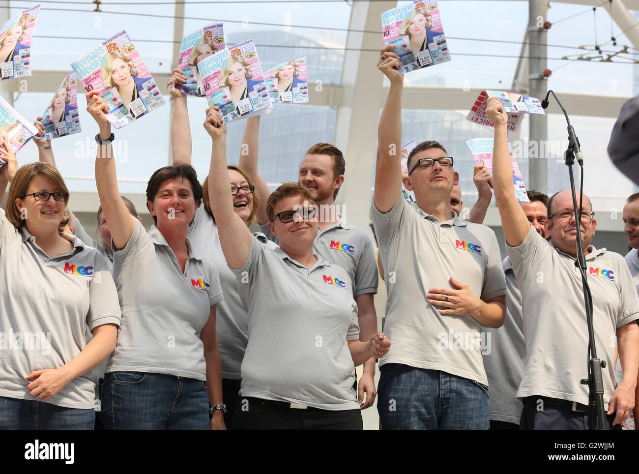 Sue devaney dinnerladies hi-res stock photography and images - Alamy