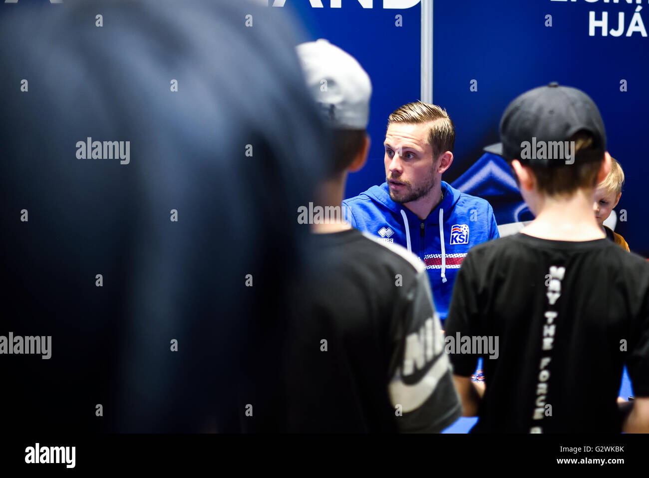 Football headshots portrait hi-res stock photography and images - Alamy