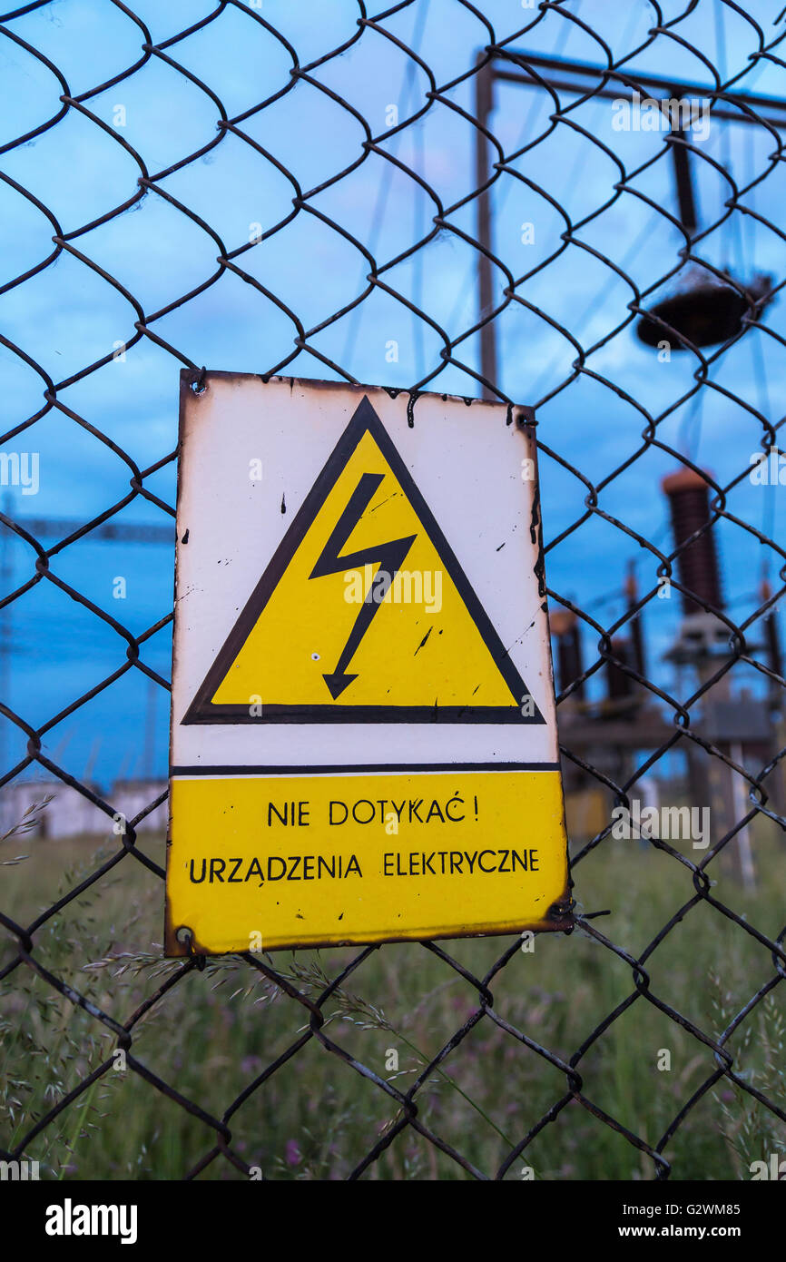 Transformer station warning sign hi-res stock photography and images ...