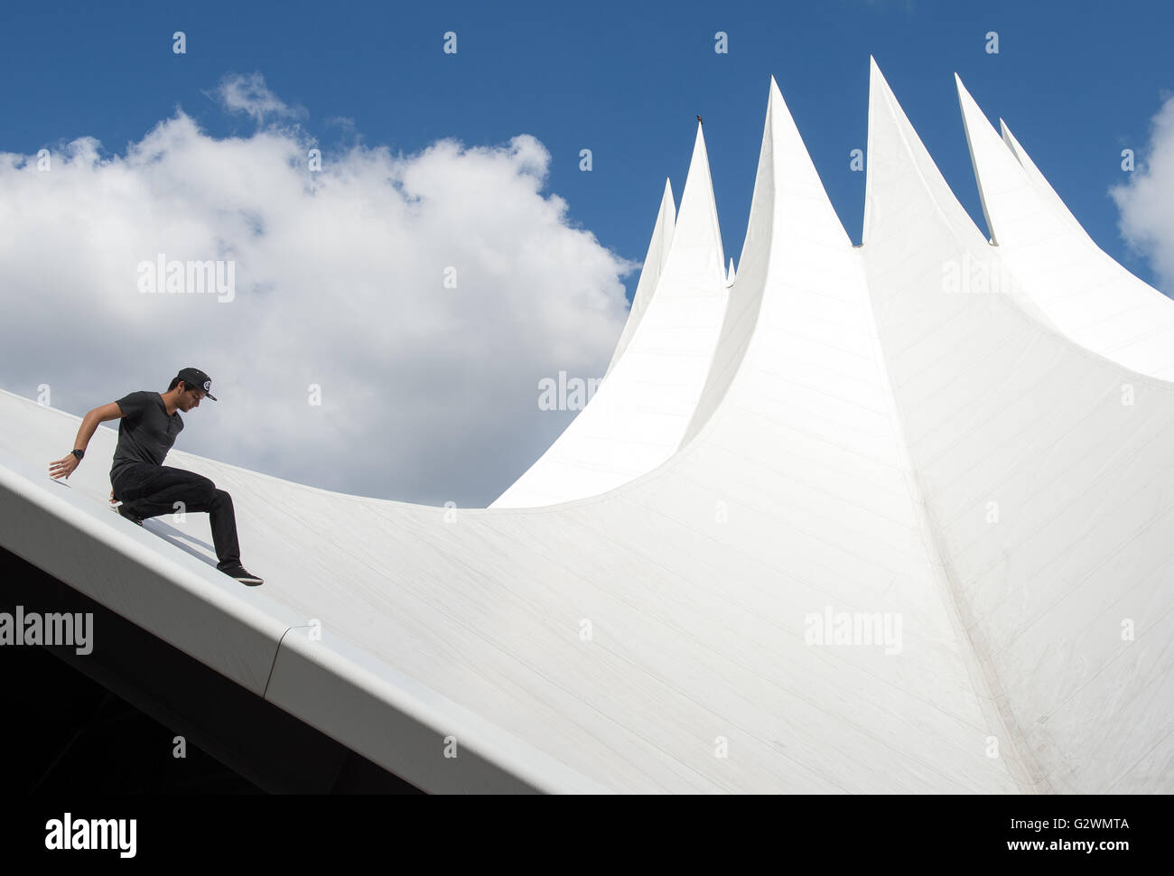 Roof construction tempodrom hi-res stock photography and images - Alamy