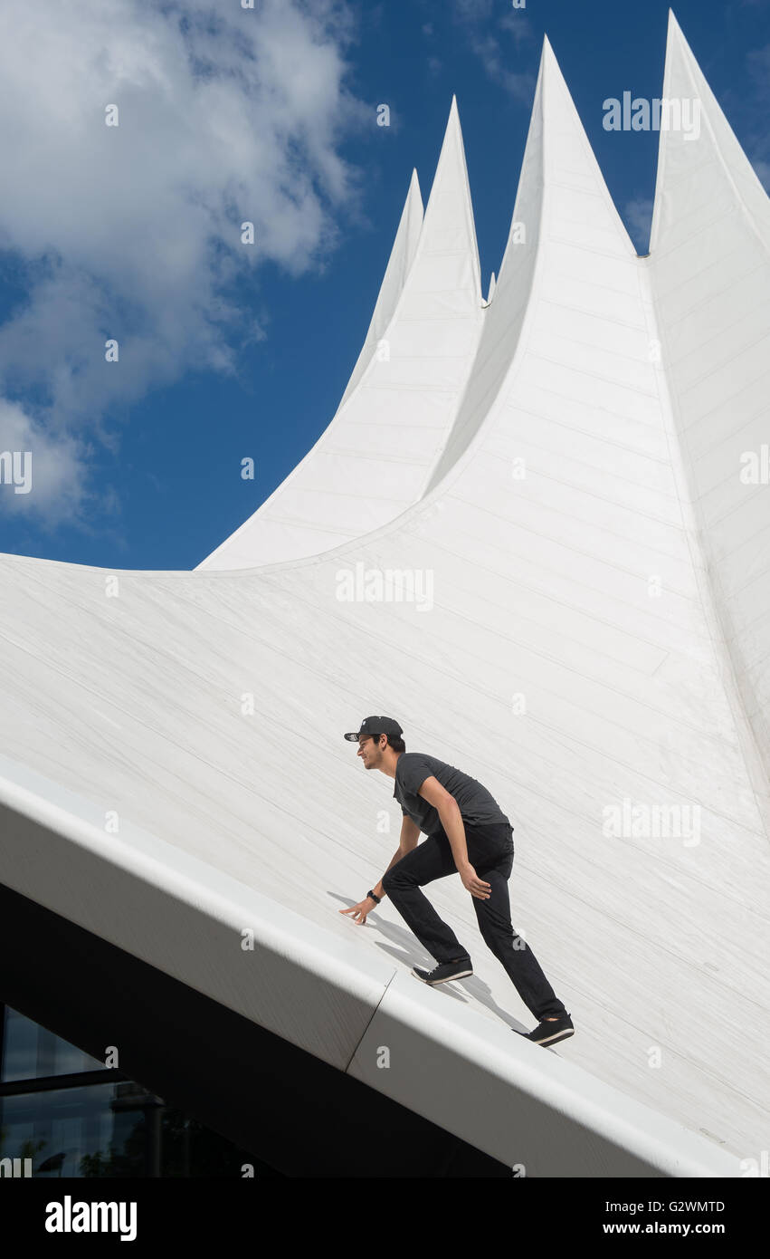 Roof construction tempodrom hi-res stock photography and images - Alamy