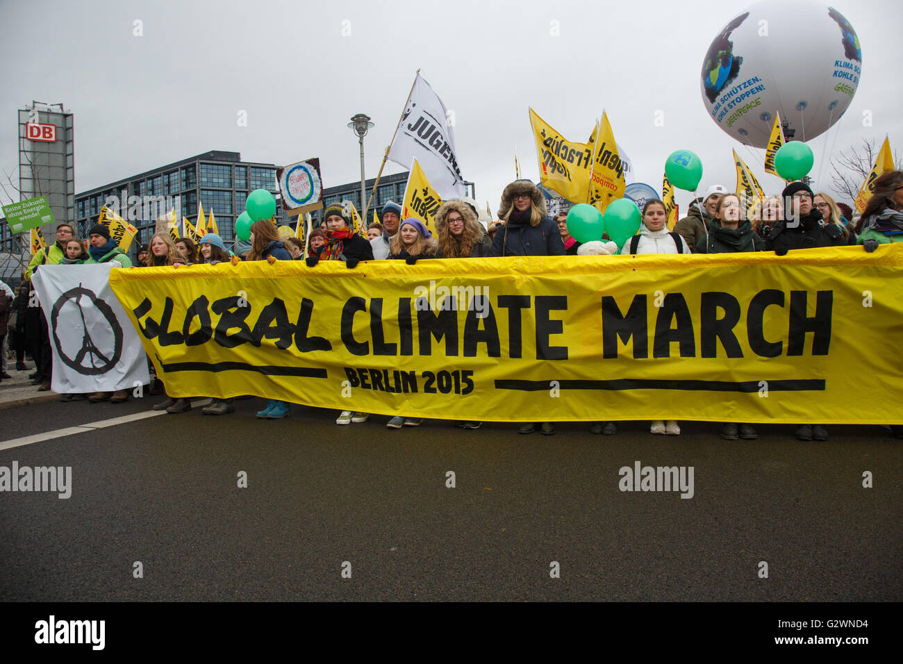 Wwf font hi-res stock photography and images - Alamy