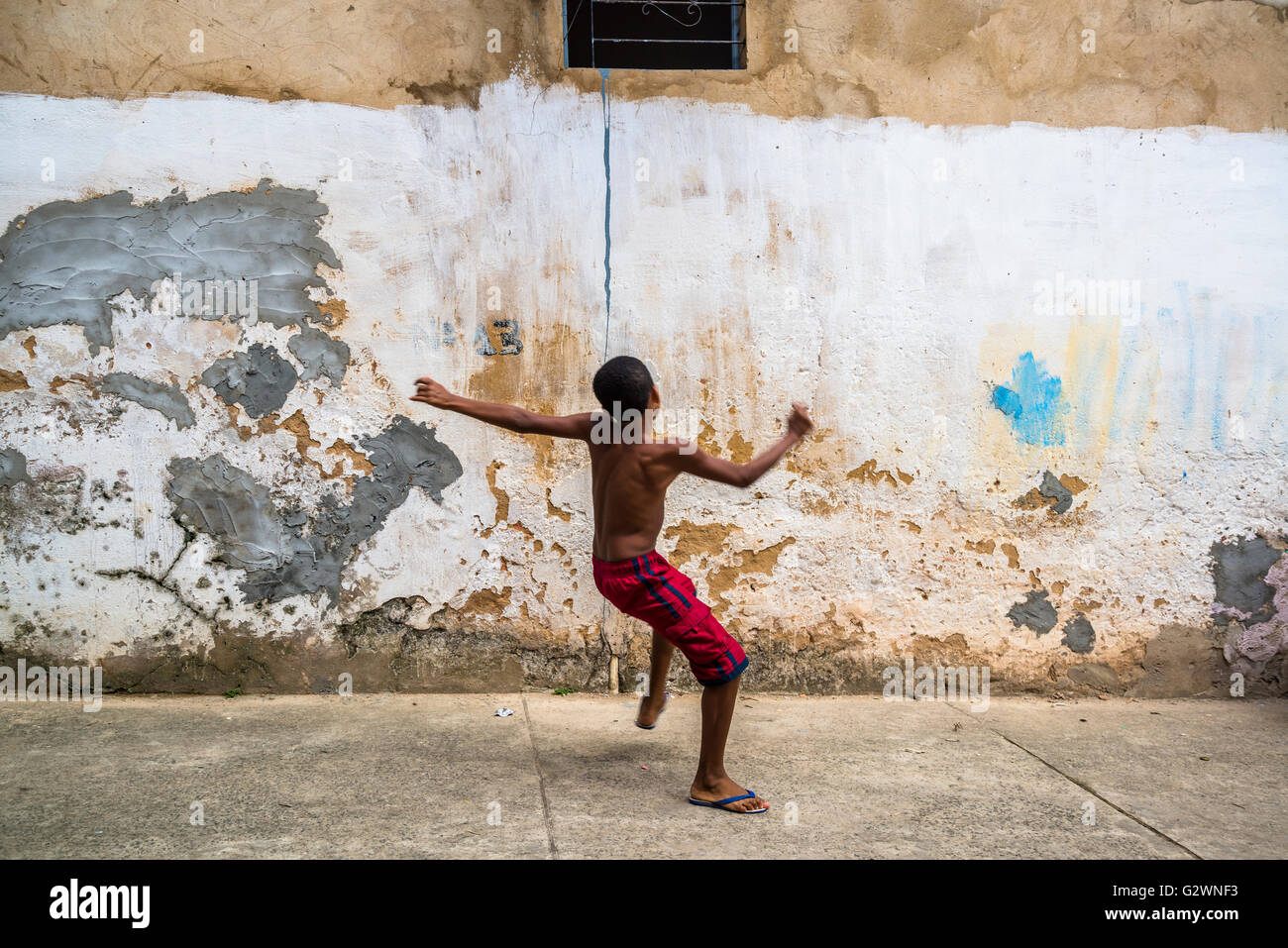 Boy poor poverty salvador hi-res stock photography and images - Alamy