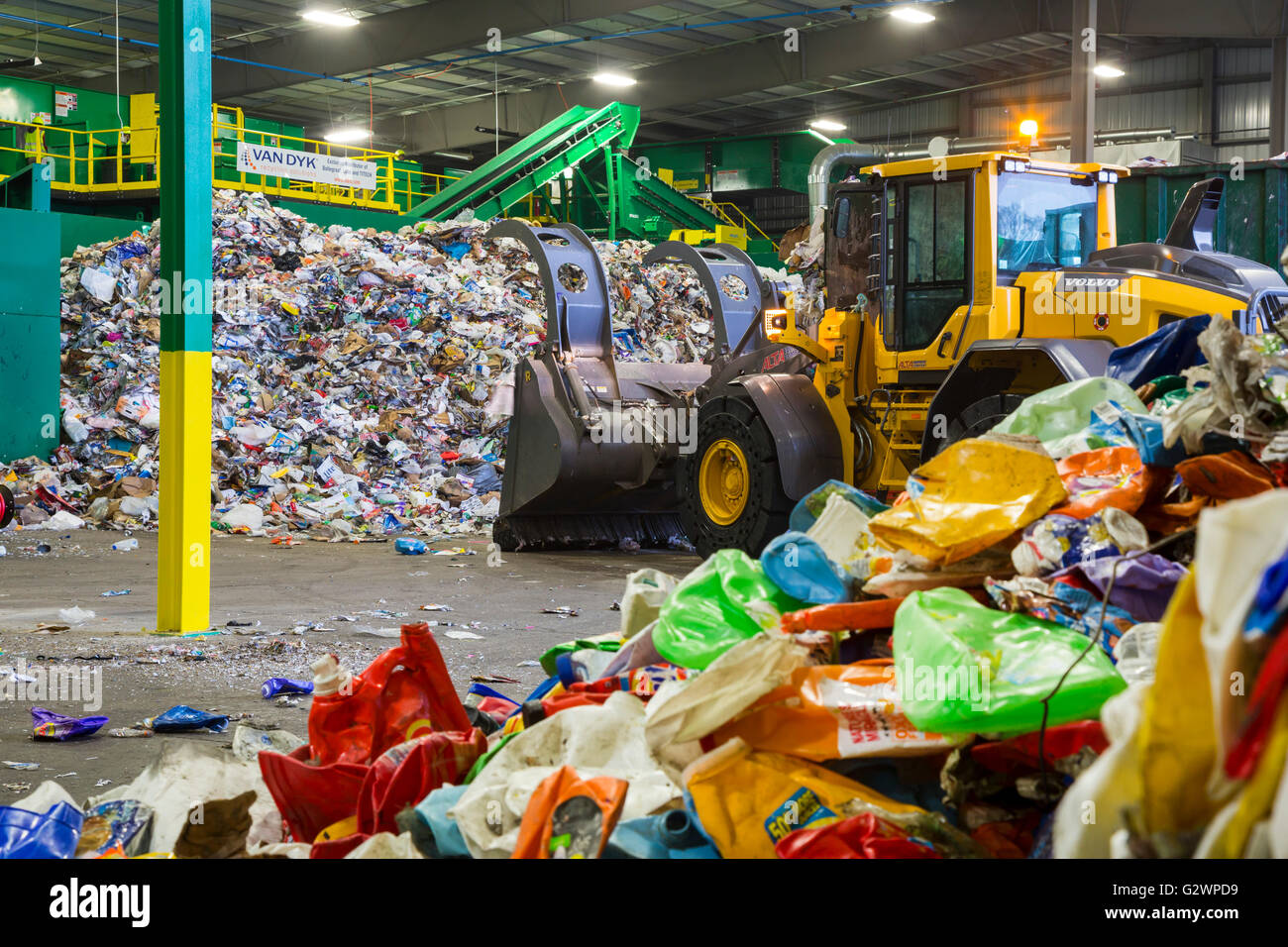 Materials recovery hi-res stock photography and images - Alamy