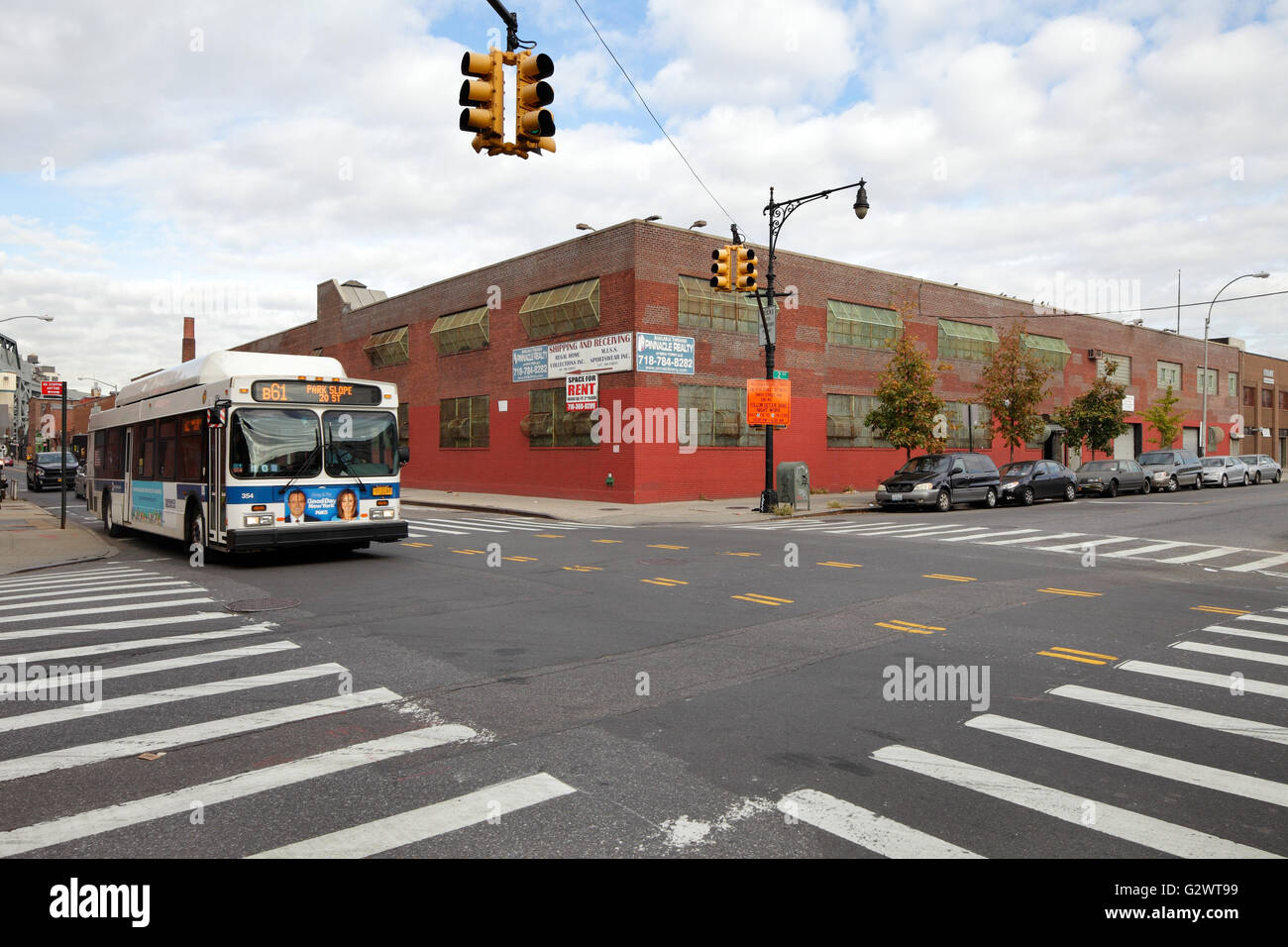 Y road junction hi-res stock photography and images - Alamy