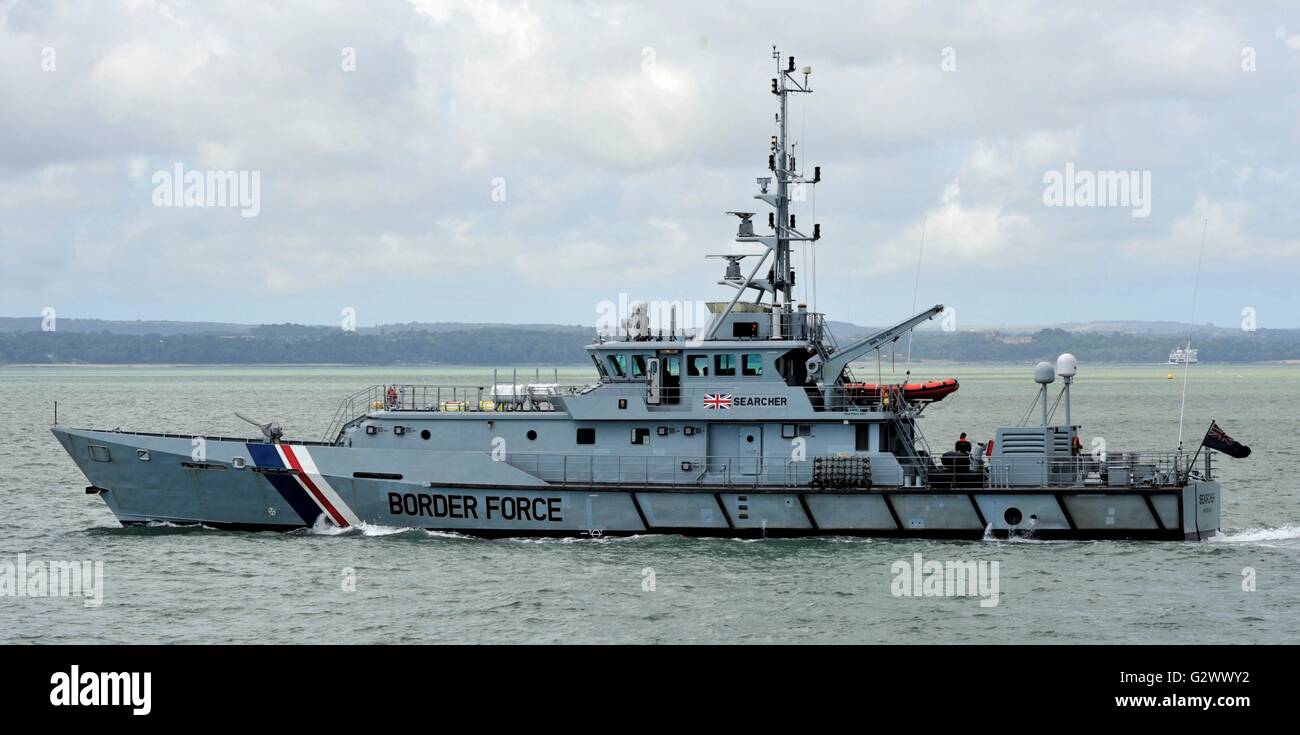 Border force vessel channel hi-res stock photography and images - Alamy