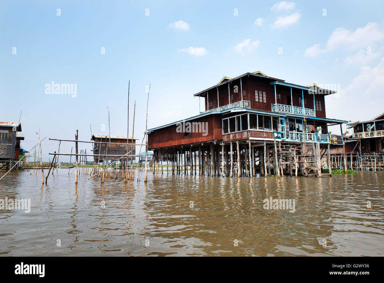 Traditional house myanmar village hi-res stock photography and images ...