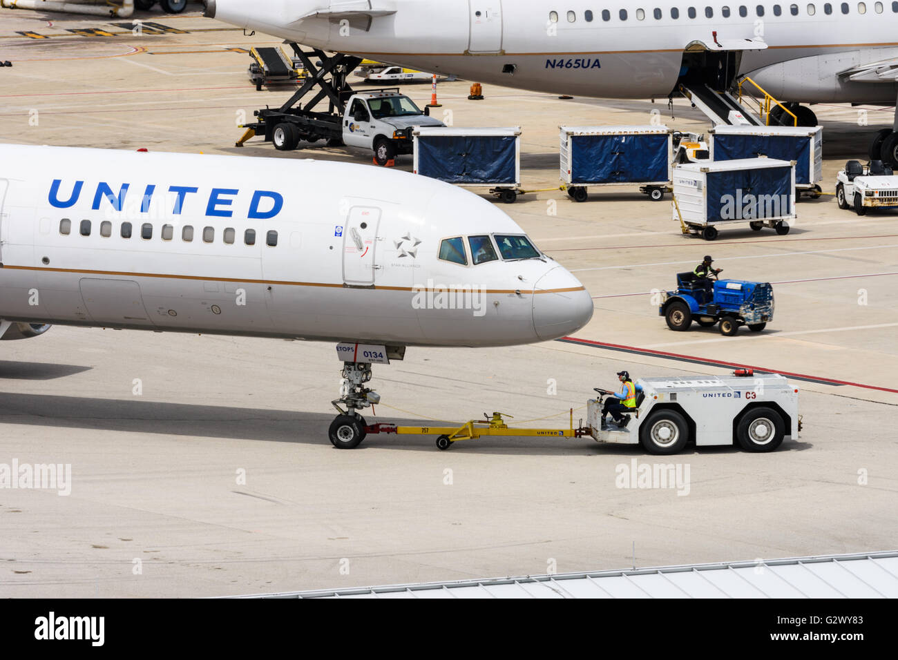 United Airlines Boeing 757 plane being pushed back in preparation for ...