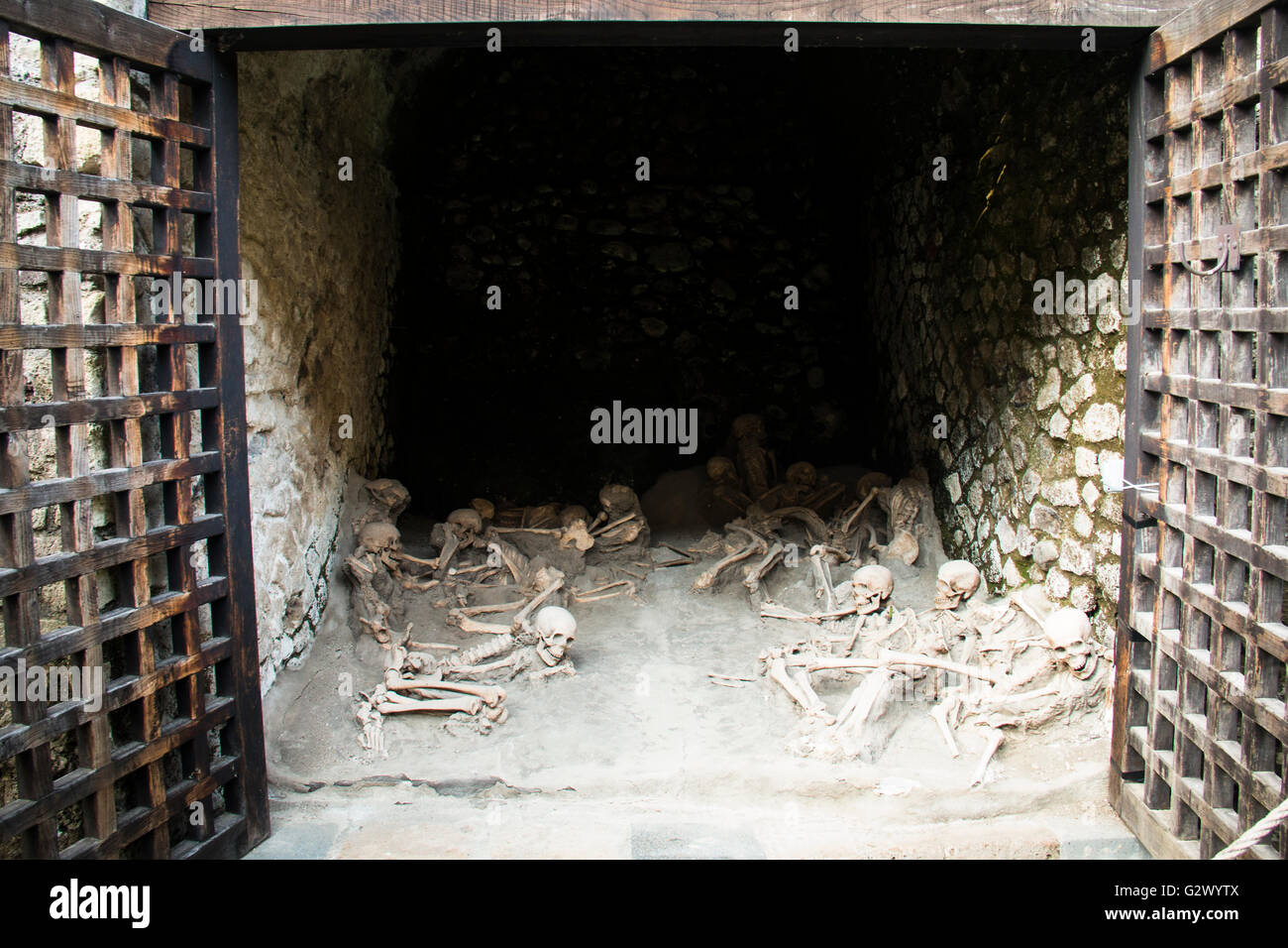 Herculaneum bones hi-res stock photography and images - Alamy