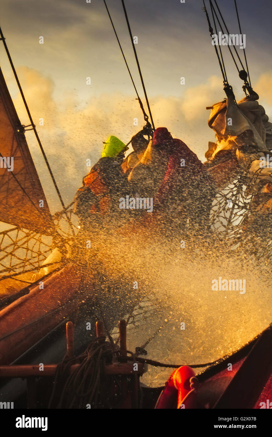 Sailing ship spray hi-res stock photography and images - Alamy