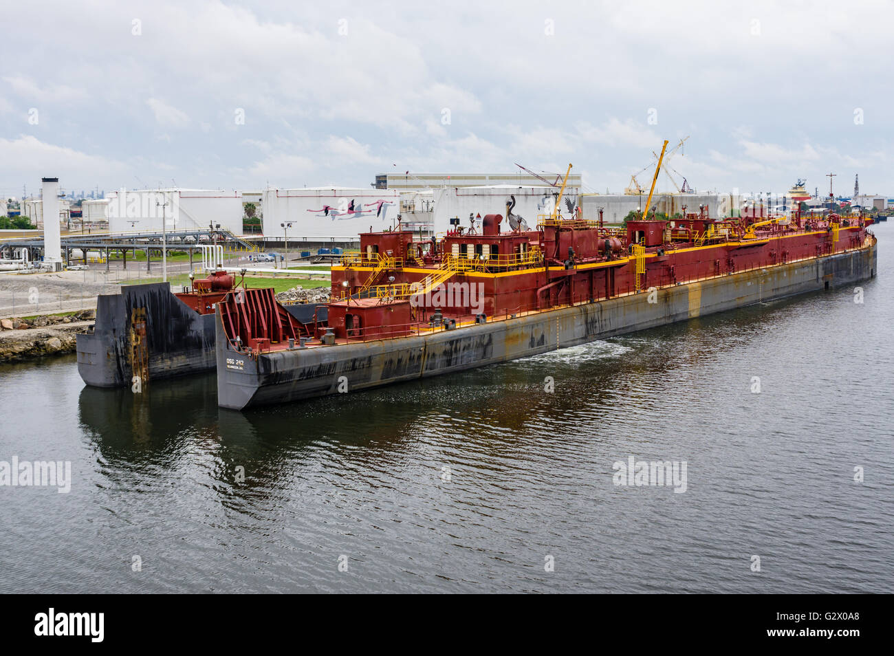 Chemical barge hi-res stock photography and images - Alamy